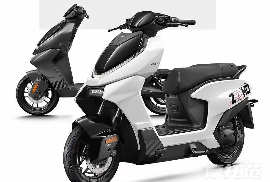 4699元起，ZEEHO极核AE4电摩电自同时发售,摩托范