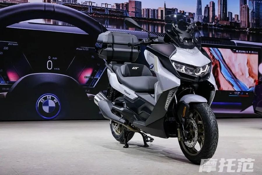 25款宝马C400GT，价格不变配置提升，格局一下就打开了？,摩托范