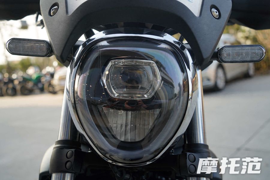 豪爵TR300 vs TR300 Plus：从稳到潮，你后悔了吗？,摩托范