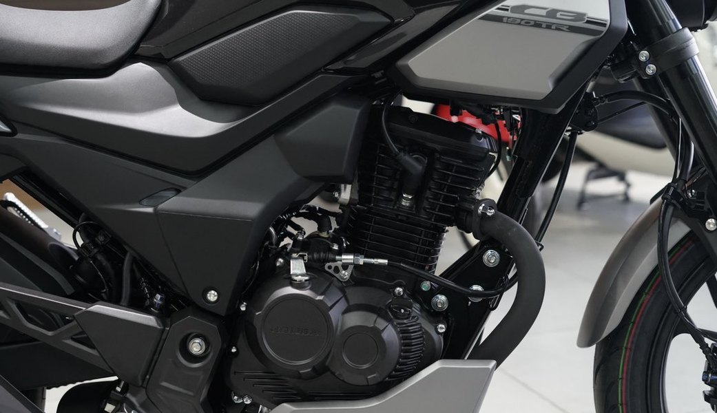 新上市12980的CB190TR比起16980的CBF190TR，到底是不是换汤不换药？,摩托范