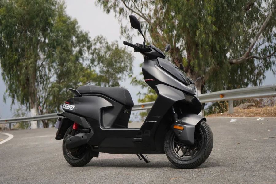 价格公布！25款极核AE4上市，顶配才6939元！3.5kW猛兽+智能操控，油车还香吗？,摩托范