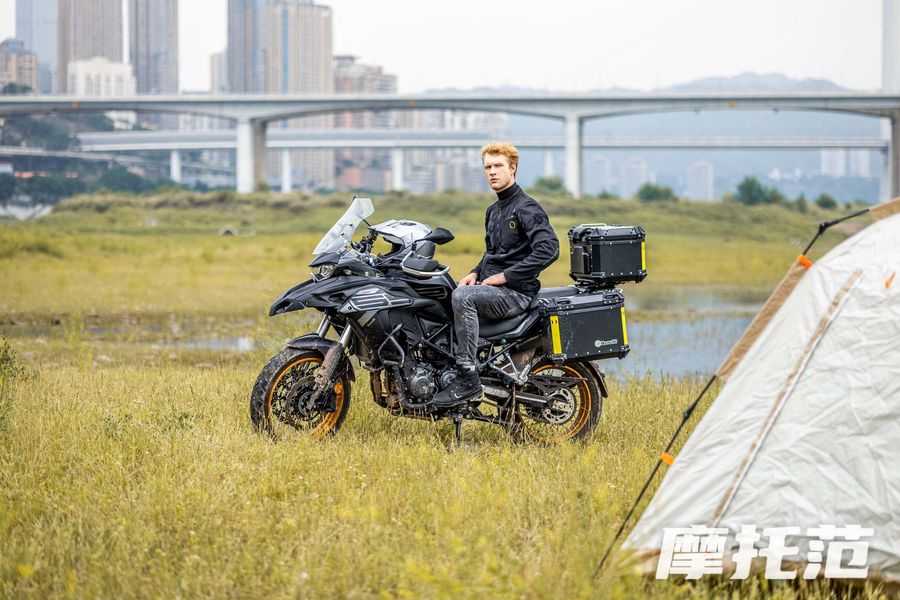 2025款贝纳利TRK552全面测评：公路霸主的进化，能否再续传奇？,摩托范