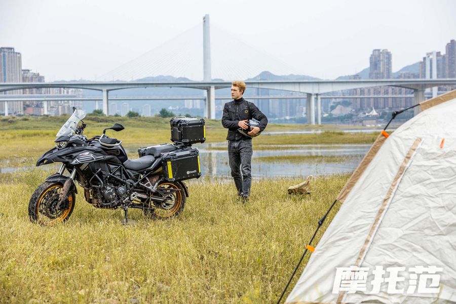 2025款贝纳利TRK552全面测评：公路霸主的进化，能否再续传奇？,摩托范