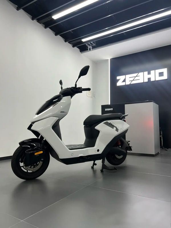 售价几千元的极核AE5i怎么样？双通道ABS+TCS+TFT仪表！,摩托范