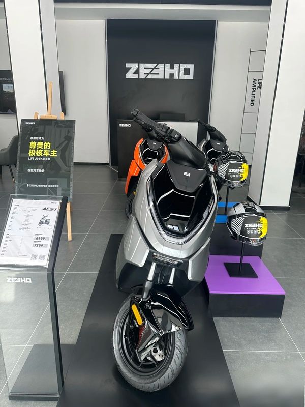 售价几千元的极核AE5i怎么样？双通道ABS+TCS+TFT仪表！,摩托范