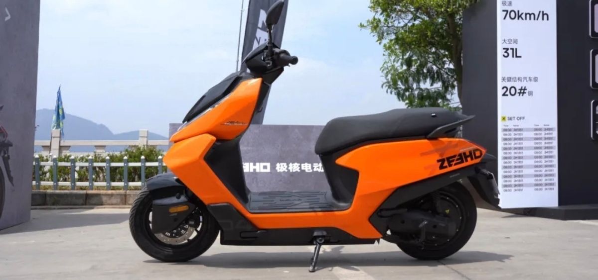 2025款极核AE4，加量不加价，三个版本不同的体验感！,摩托范