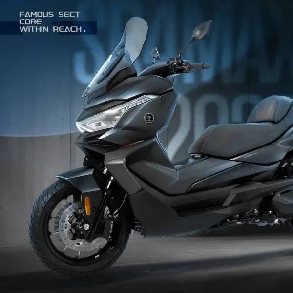 无极2025款 SR4Max PLAY版和PRO版同时发布！29999元起！,摩托范