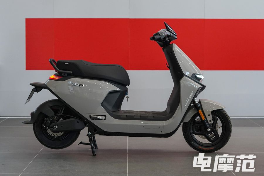 都市通勤新神器！九号远航家M95c+ Mk2 百公里续航+越级智驾，真能一周一充？,摩托范