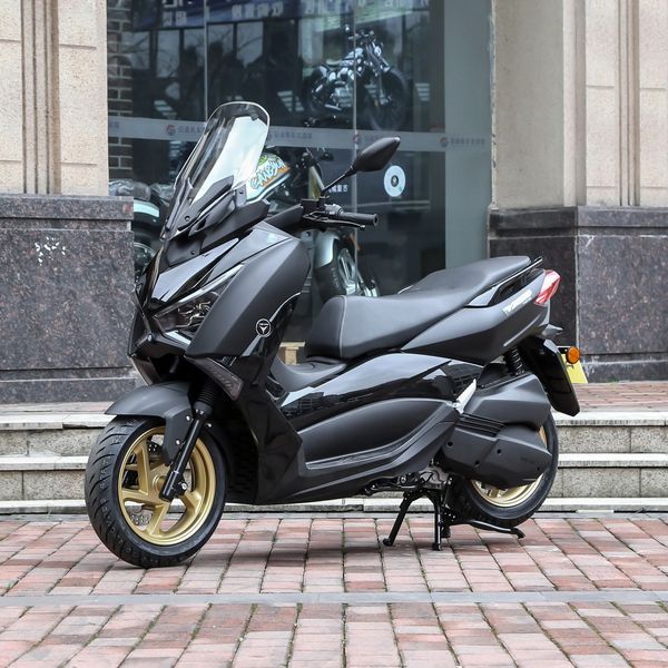 国产黑马逆袭！售价仅11980元的150踏板？天鹰TX150值不值得买？,摩托范