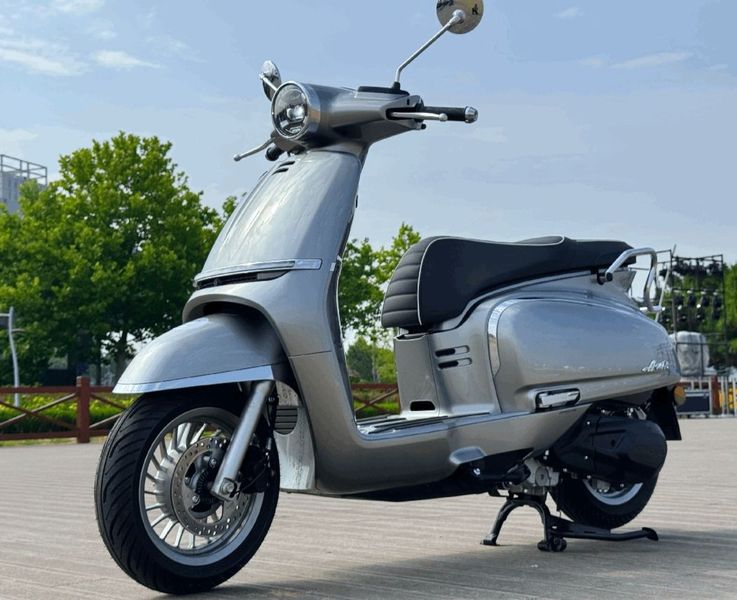 比本田大LA便宜3000！春风150AURA杀到，究竟怎么选一文告诉你,摩托范