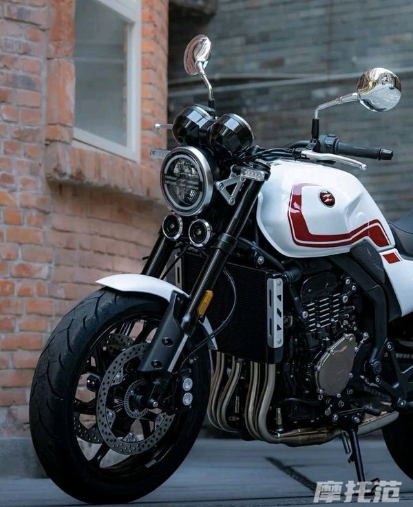 本田CB500SF来袭，张雪500F的四缸复古“性价比神话”要被打破？,摩托范