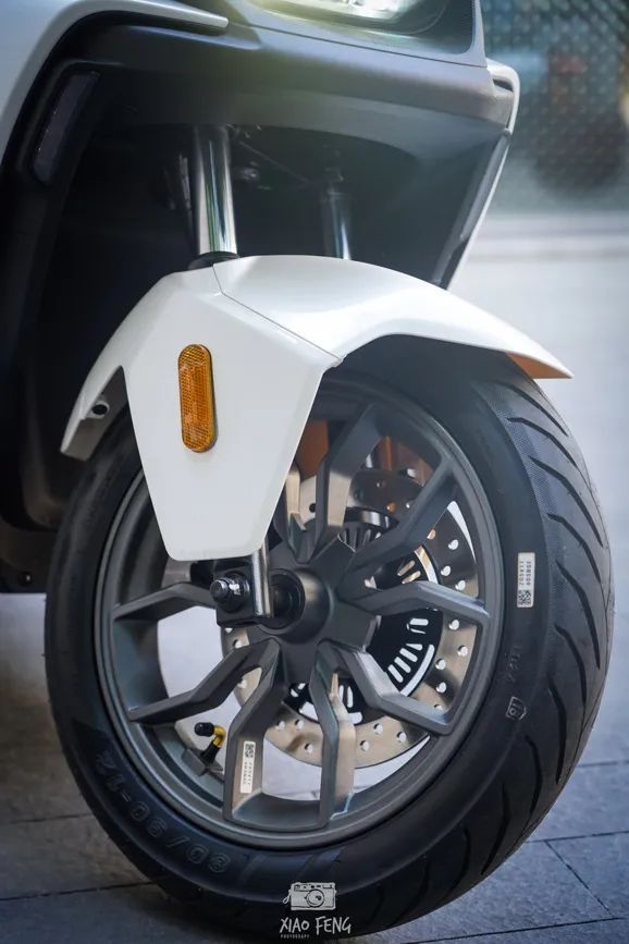 7999元起！新一代电动自行车天花板九号机械师 MMAX2 测评来啦！,摩托范