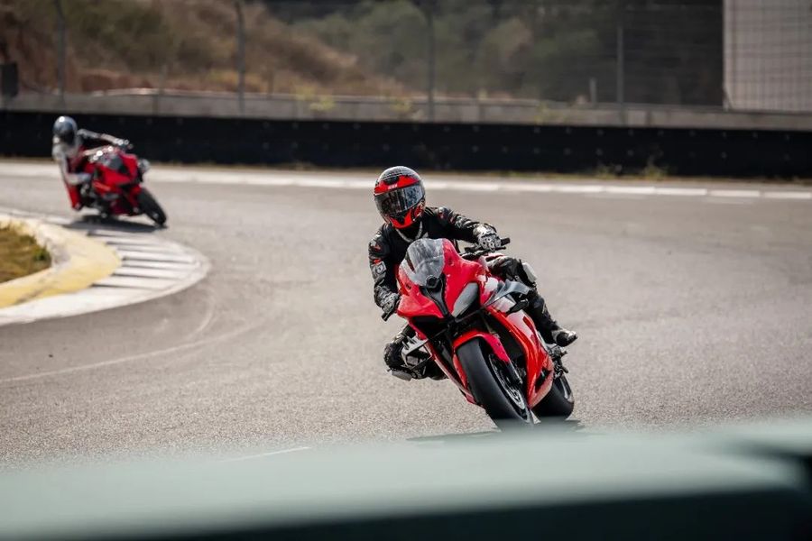 一款适合大赛道的车型，赛600RS简评【弯道计划】,摩托范
