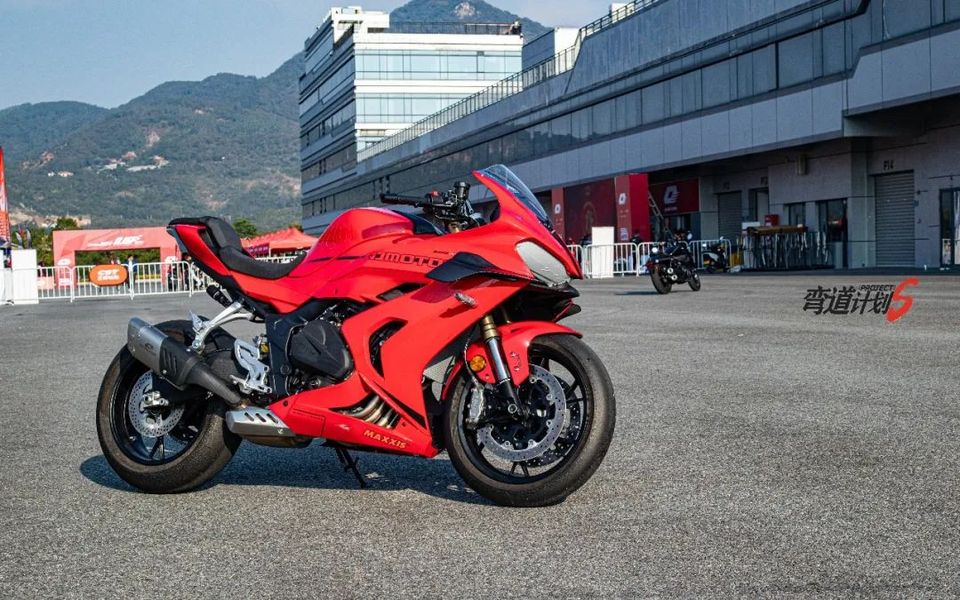 一款适合大赛道的车型，赛600RS简评【弯道计划】,摩托范