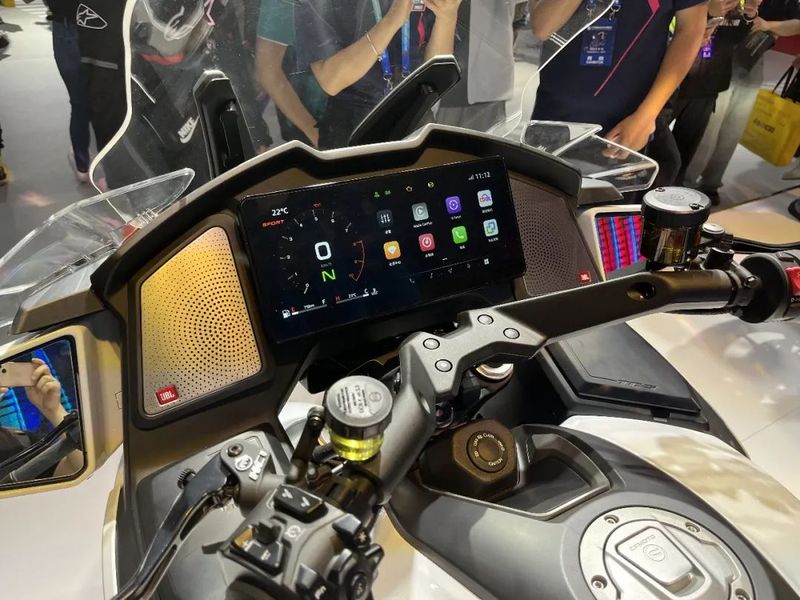 春风国宾1250TR-G价格崩盘！22款全新库存车直降4万，现仅5.98万，值不值得买？,摩托范