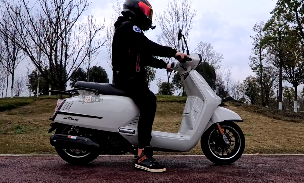 测评赛科龙RT150E“米兰”︱极“智”的意式美学,摩托范