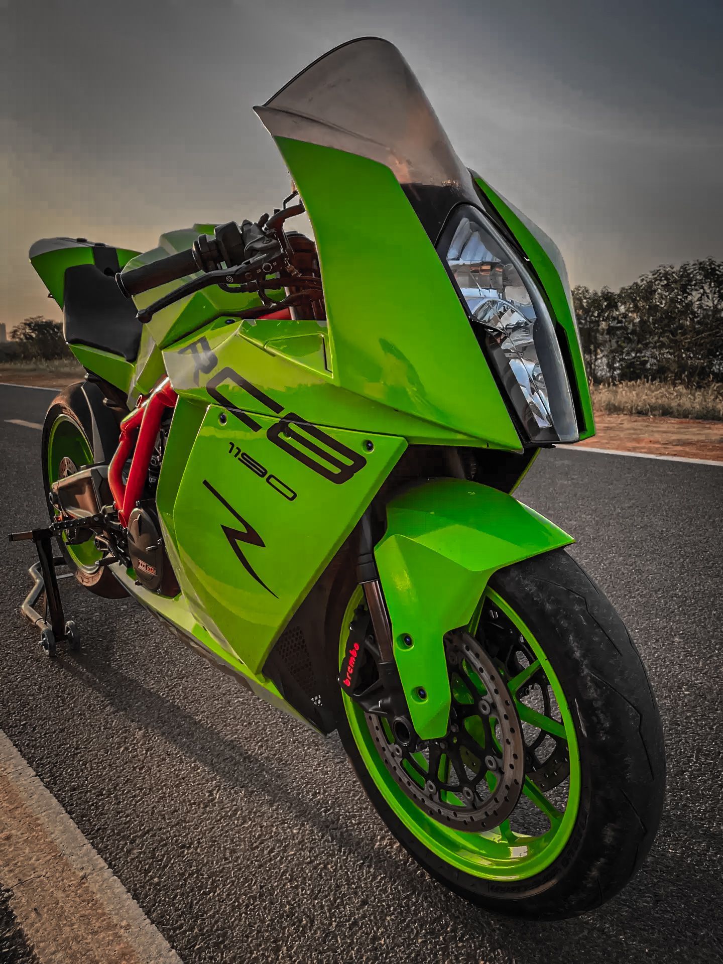 KTMR2R摩托车,RC8报价及图片-摩托范-哈罗摩托车官网