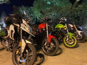 贝纳利摩托车,蓝宝龙 BN302S报价及图片-摩托范-哈罗摩托车官网