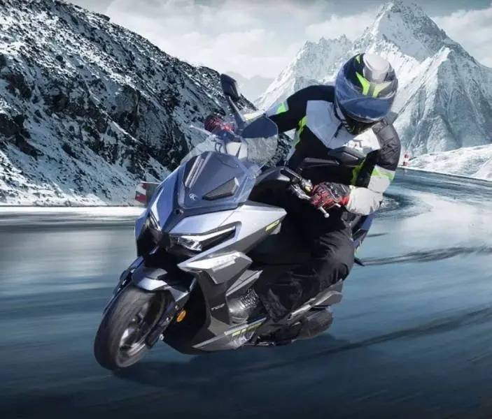 新旧对决：光阳H150 vs X150，哪款Racing系列更适合你的速度情怀？,摩托范