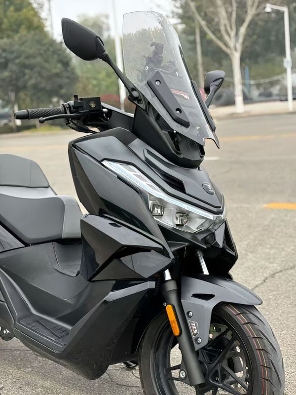 2025款无极SR250GT焕新上市，讲两句优缺点,摩托范