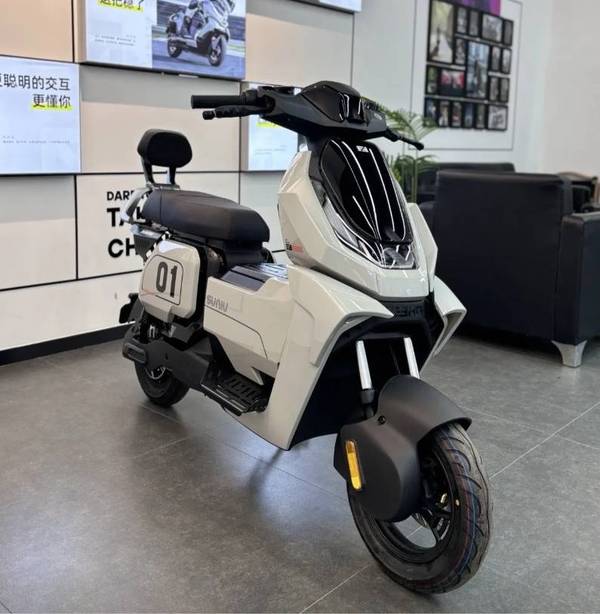 售价 4399元！ZEEHO AE2 Pro登场：骑出城市节奏，一辆车，重新定义出行自由！,摩托范