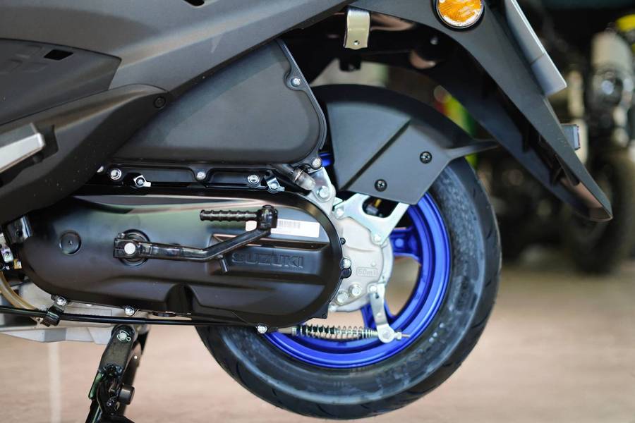 钉子户时隔两年迎来更新，2025款铃木UY125一代神车再度来袭。,摩托范