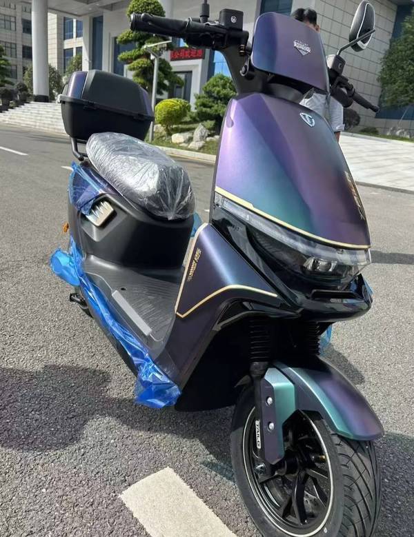 台铃K30S超能版来袭：机甲风+双刹系统，续航110公里，还配TCS！,摩托范