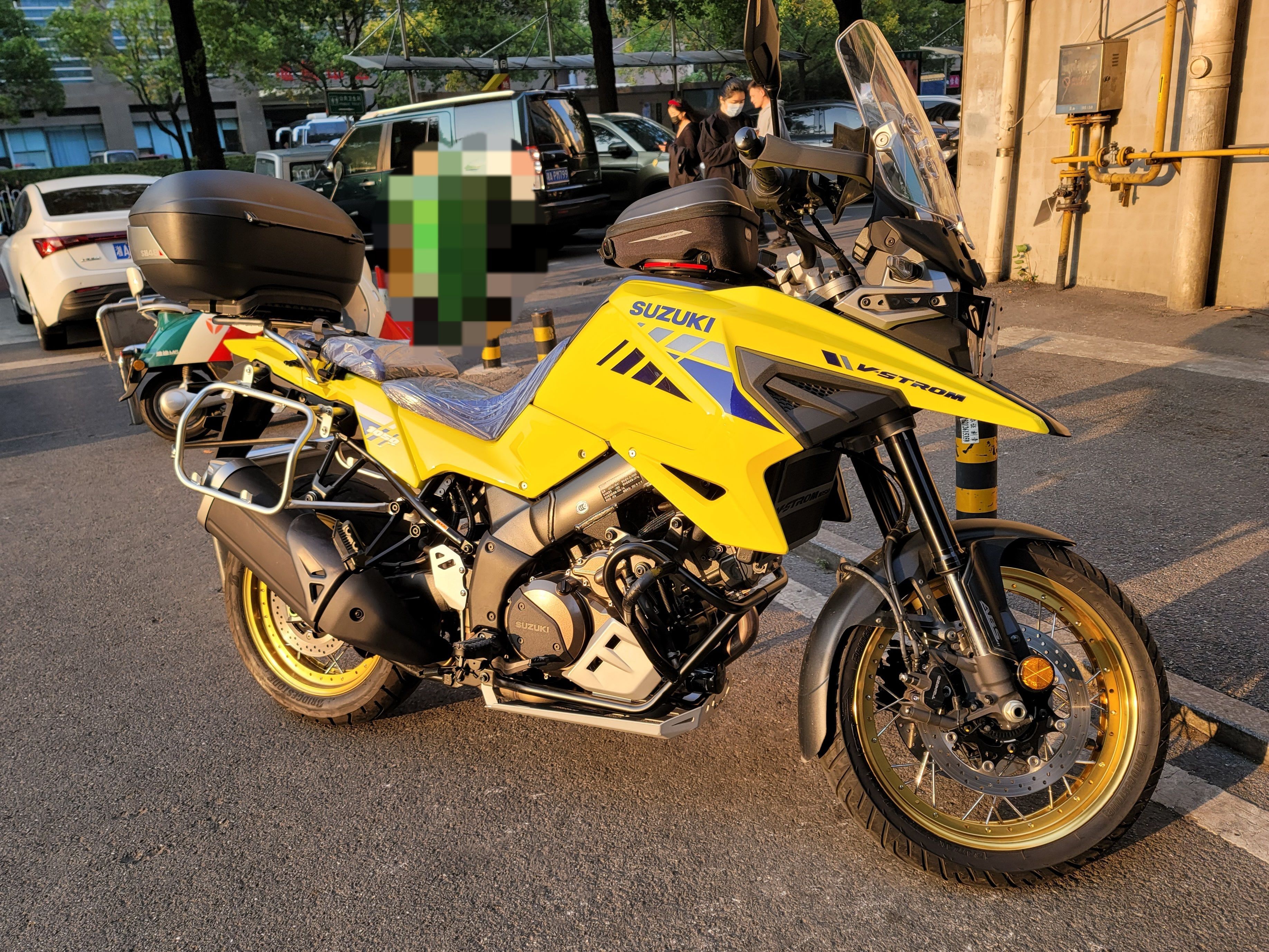 铃木摩托车,V-Strom 1050报价及图片-摩托范-哈罗摩托车官网