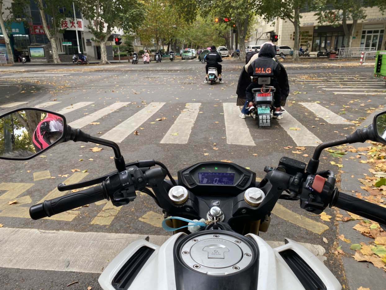 新大洲本田摩托车,CBF190R报价及图片-摩托范-哈罗摩托车官网