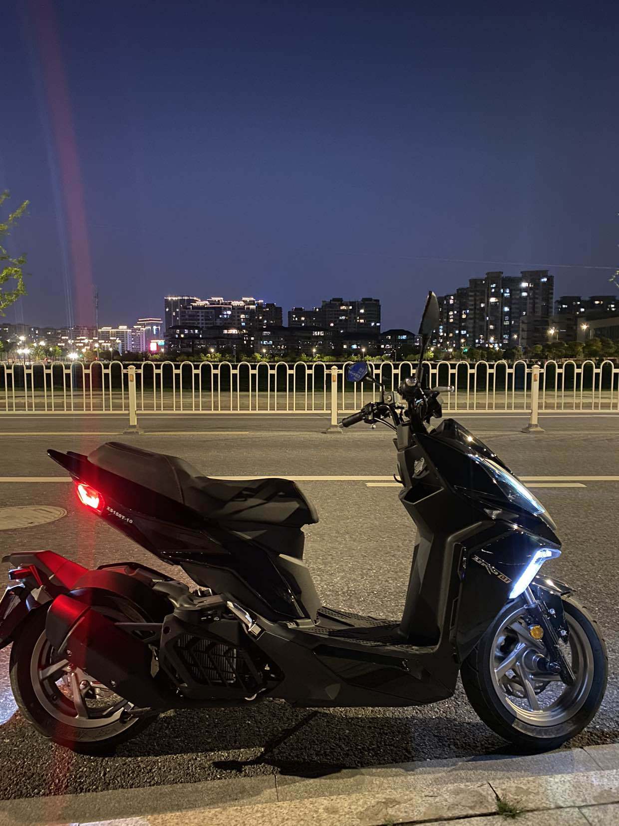 SYM三阳摩托车,DRG报价及图片-摩托范-哈罗摩托车官网