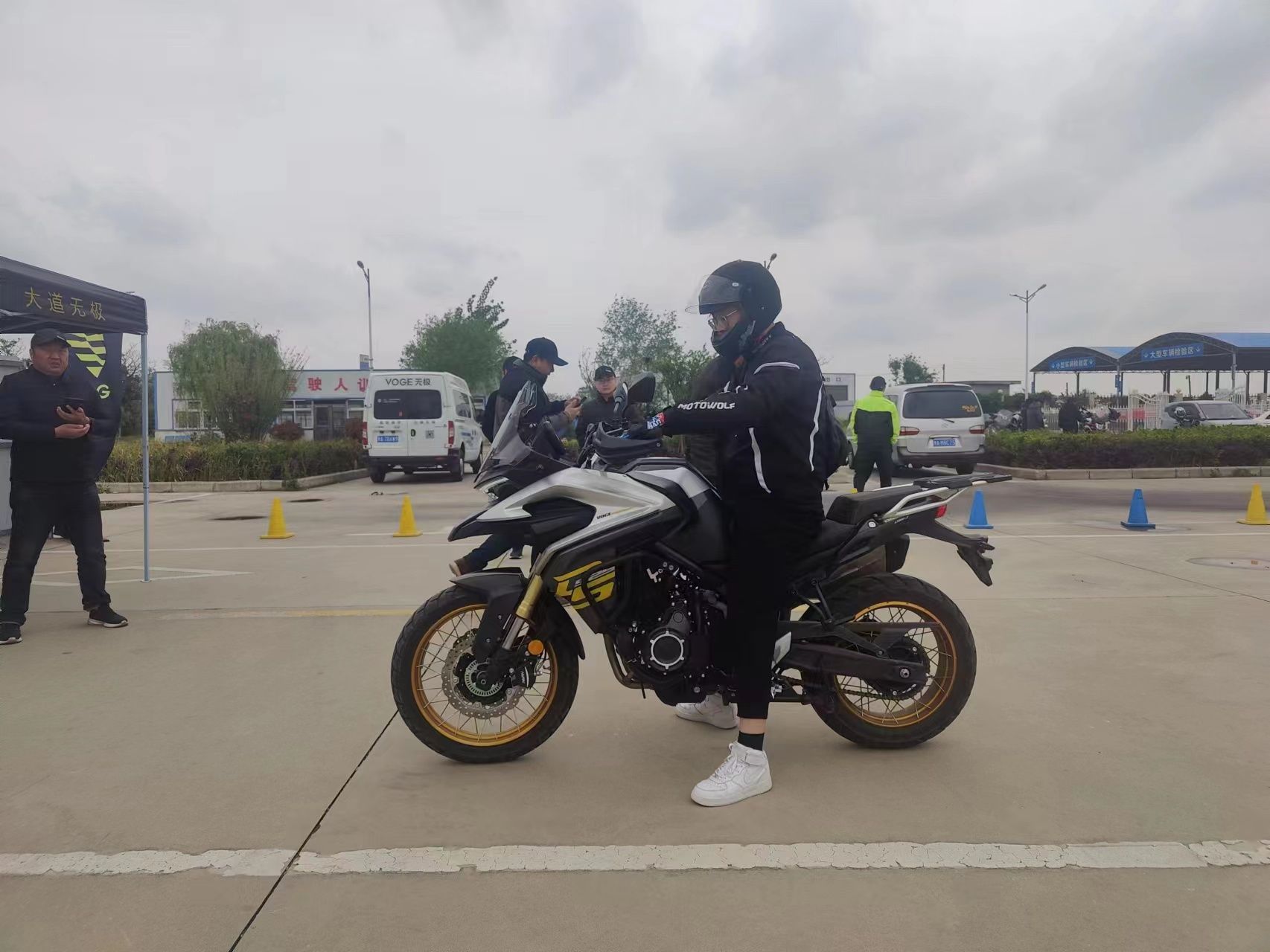 无极摩托车,DS525报价及图片-摩托范-哈罗摩托车官网