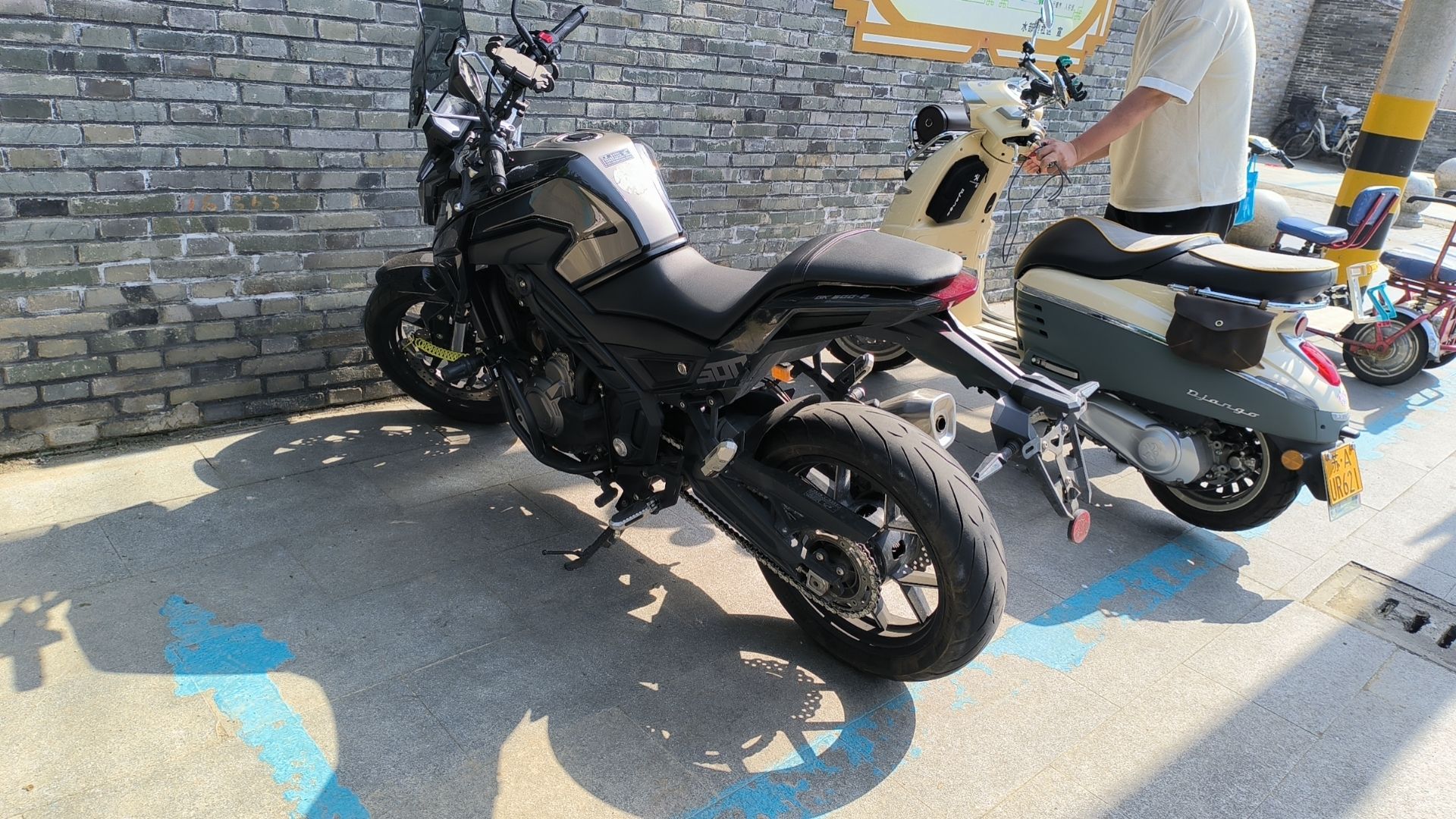 高金摩托车,Flame500报价及图片-摩托范-哈罗摩托车官网