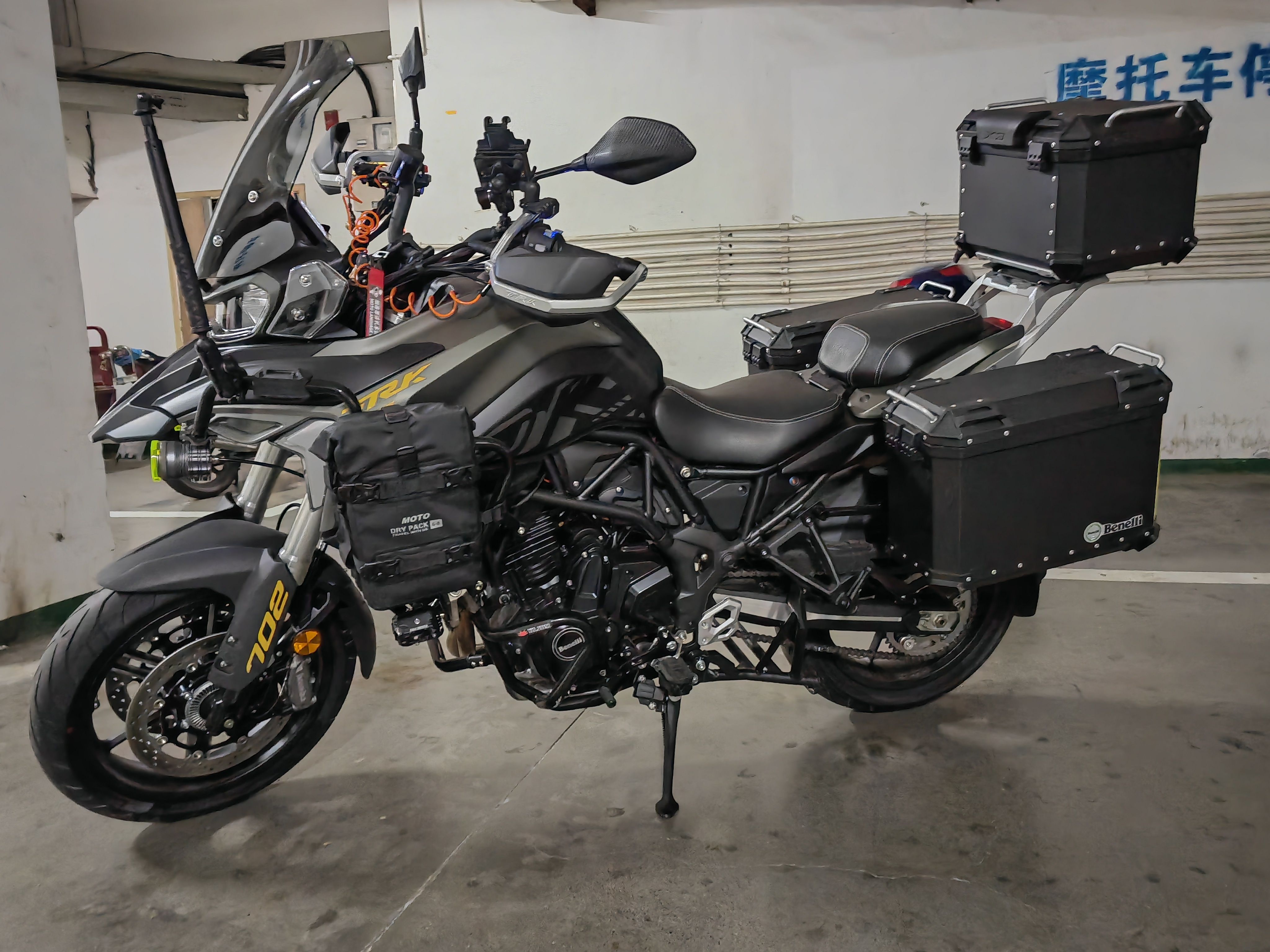 贝纳利摩托车,TRK702报价及图片-摩托范-哈罗摩托车官网